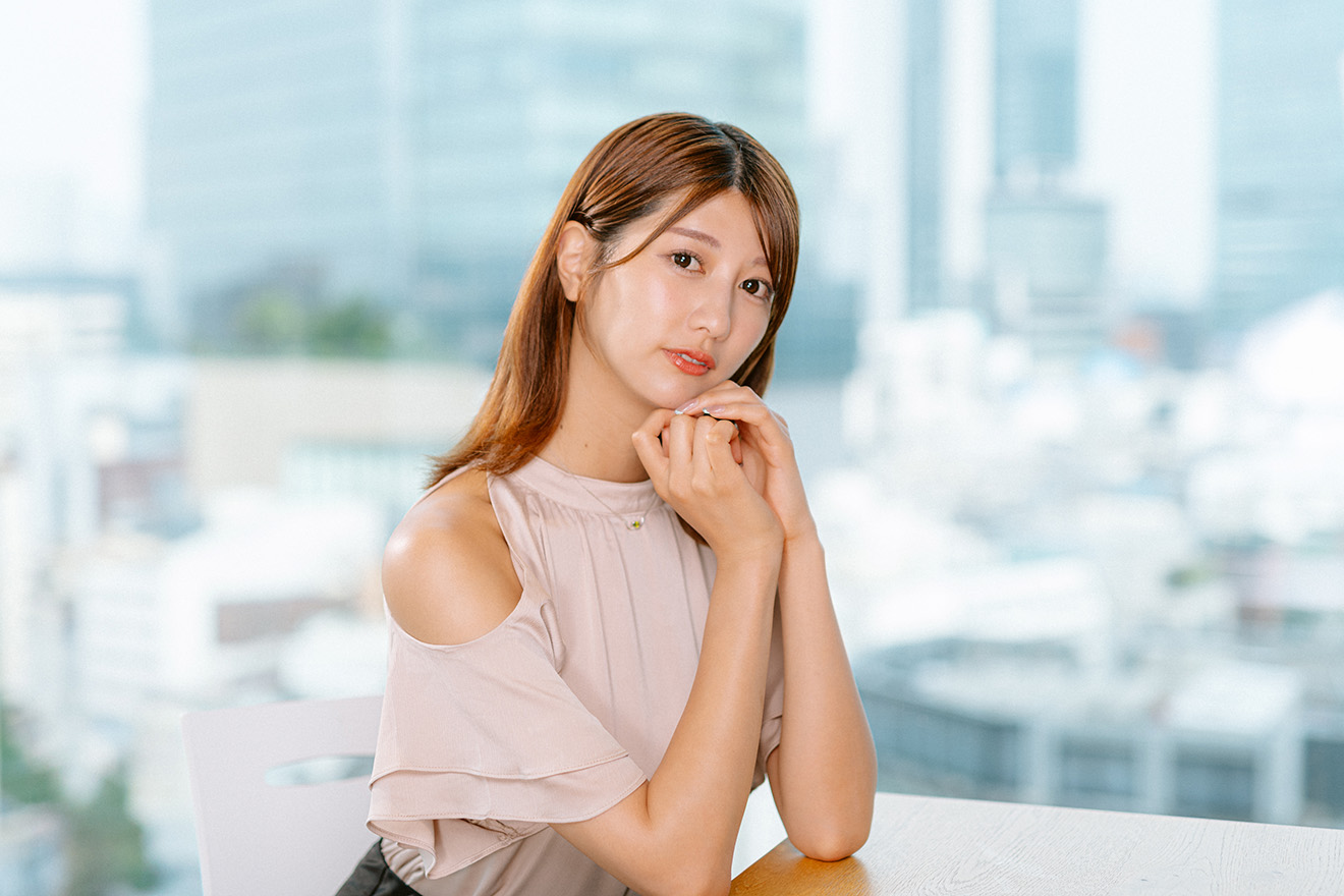 NMB48卒業後、就活でキー局全落ちも「ABEMAアナ」で人気の瀧山あかねとは。 | スタジオパーソル